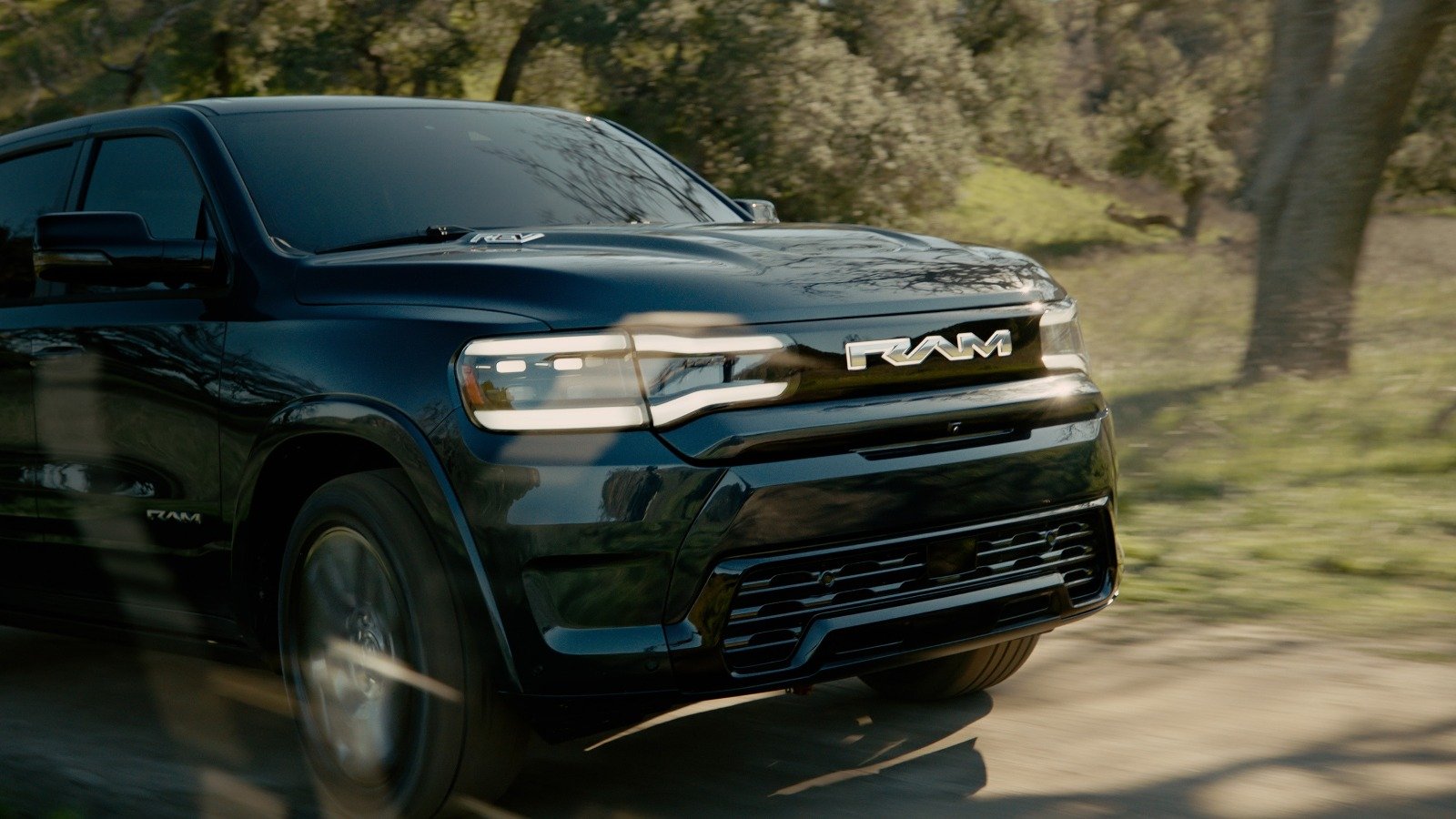 Ram confirma nome da primeira picape elétrica da marca: Ram 1500 REV